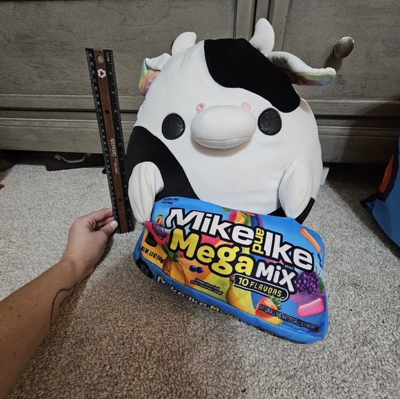 Squishmallows | Toys | Zuru Snackles Daisy The Cow Super Sized Plush ...